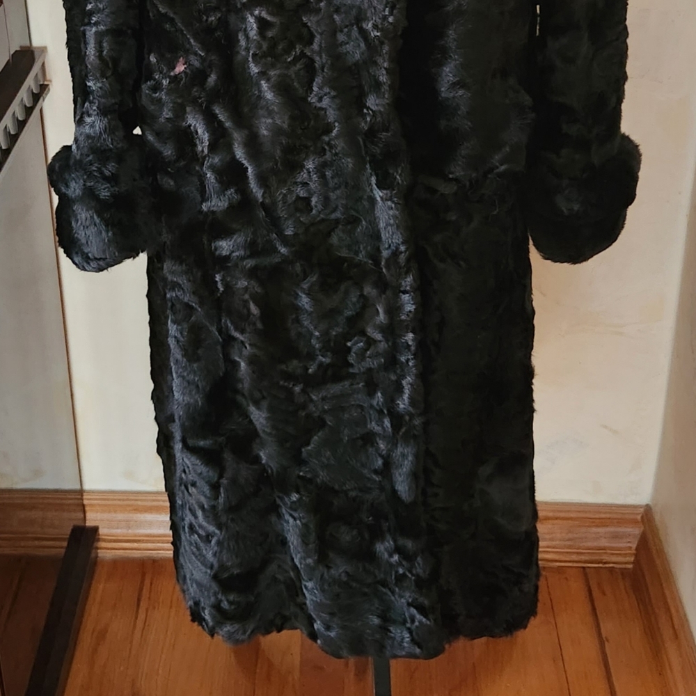 Vintage Women's Russian Broadtail Fur Black Coat. - Gem